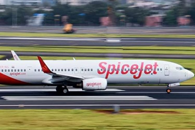 Spicejet B737-800 Aircraft Operated Flight Aircraft Landed Safely On ...
