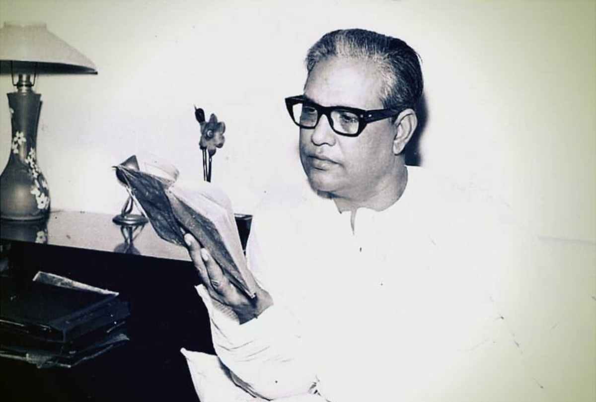 Majrooh Sultanpuri Death Anniversary Know About His Personal Life ...