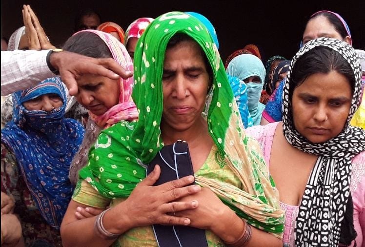 शहीद पंकज सांगवान को अंतिम विदाई, भावुक मां बोलीं-‘बेटे पर नाज, हर मां ...