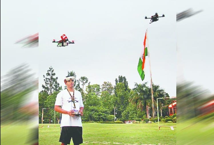 इमारत में घुसकर आतंकियों के मंसूबों की पोल खोल देगा पुष्पक ड्रोन, ऐसे ...