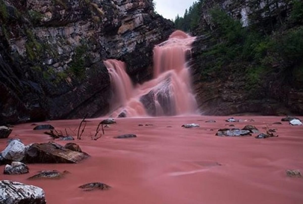Mysterious And Most Weird Waterfalls Around The World Whose Specialty ...