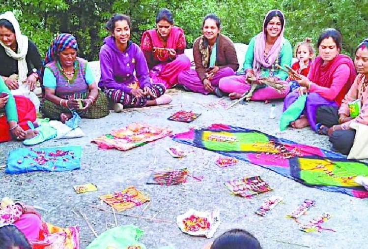 इस बार भाइयों की कलाइयों पर सजेगी रिंगाल की राखियां - Is Baar Bhaiyon ...