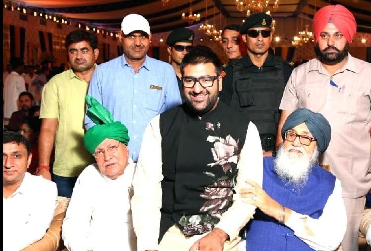 अर्जुन की सगाई में फिर सामने आई चौटाला परिवार की दूरियां, निमंत्रण के ...