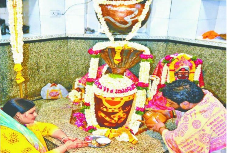 Seven Method Of Lord Shiva Shringar And Puja Vidhi In Sawan 2019 - Amar ...
