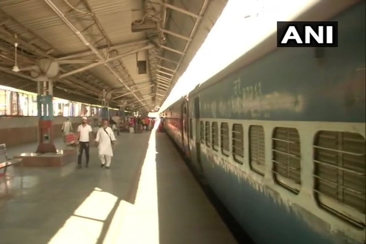 76 भारतीय और 41 पाकिस्तानियों को लेकर दिल्ली पहुंची समझौता एक्सप्रेस ...