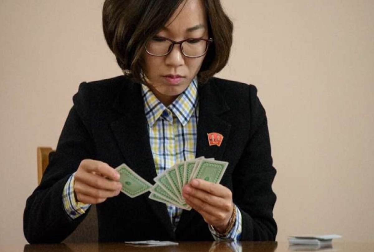 North Korean Girl Pang Un Sim Memorised 5187 Binary Numbers At World ...