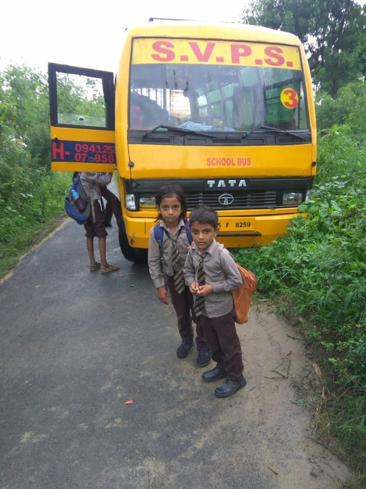 School Bus Got Stuck In Mud On Roadside Due To Driver's Carelessness ...