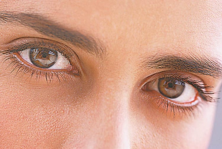 Two Line Love Shayari On Eyes Shayari For Beautiful Girl Eyes In Hindi ...