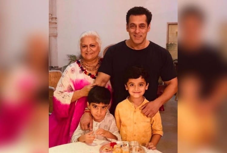 ऑनस्क्रीन मां से सलमान खान ने बंधवाई राखी, सोशल मीडिया पर वायरल हुईं ...