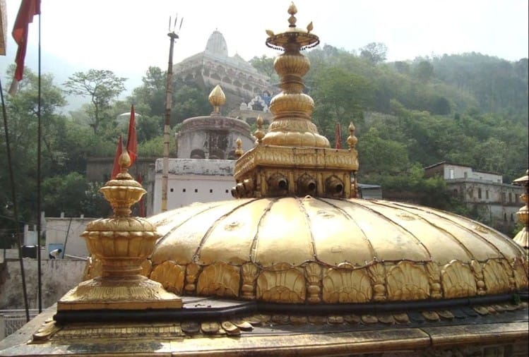 ज्वाला मां के जयकारों से गूंजी वादियां, अंगारों पर निकले पुजारी, माता ...