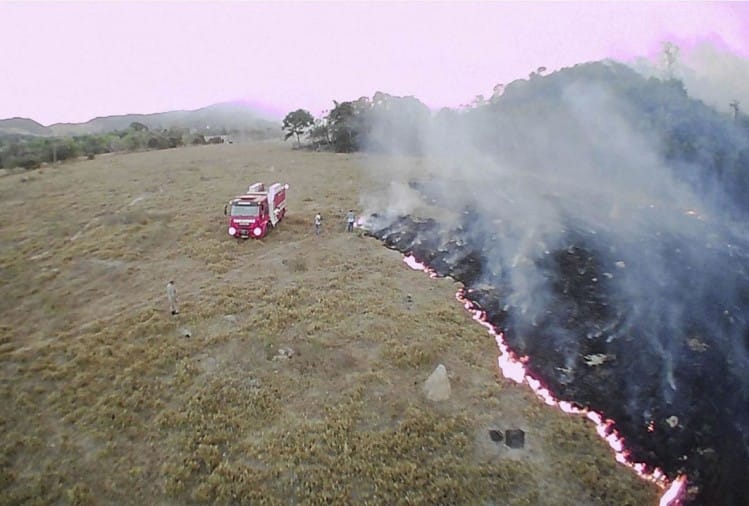 खतरे में अमेजन:ब्राजील-बोलिविया के बाद अब पराग्वे तक फैली आग, कई देशों ...