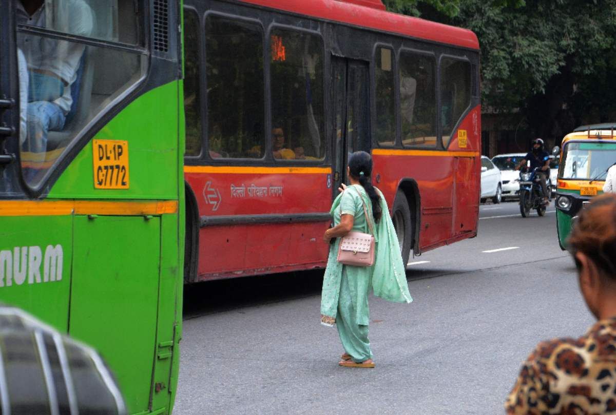 Delhi 13 Routes Of Dtc Buses Changed For Republic Day Parade - Amar ...