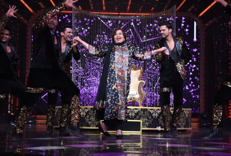 Exclusive Pictures 80 Years Old Bollywood Actress Helen Dance On Nach ...