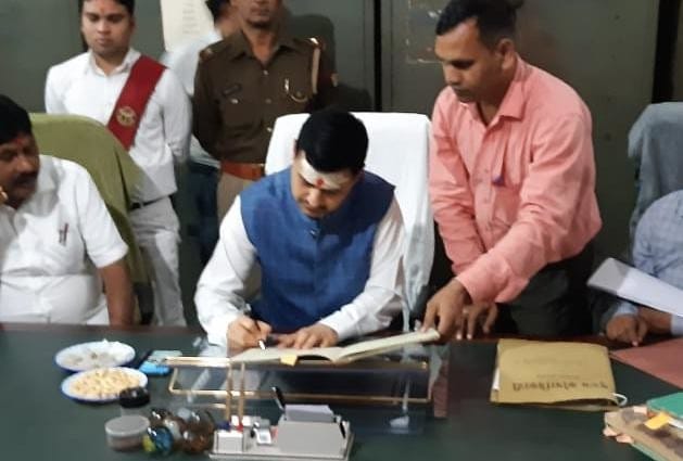 Varanasi New Dm Assumed Office - Amar Ujala Hindi News Live - वाराणसीः ...