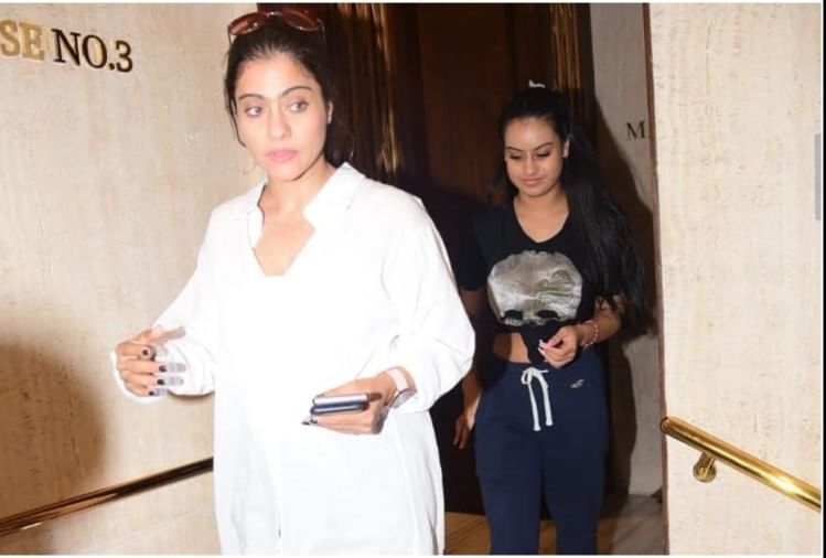Nysa Devgan Spotted With Kajol At Manish Malhotra House Troll For Skin ...