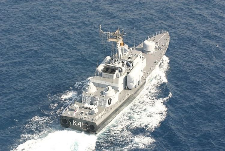 Indian Navy Eadying Its Landing Platform Dock Warship Ins Jalashwa For Evacuating Indians From ...