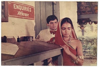 Raghubir Yadav Wife Poornima Kharga Reveals Her Husband Affairs With ...