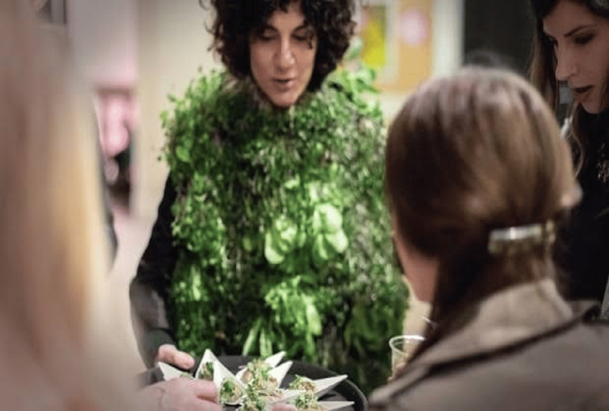 World's First Wearable Vegetable Garden Grows 22 Vegetables On Cloth ...