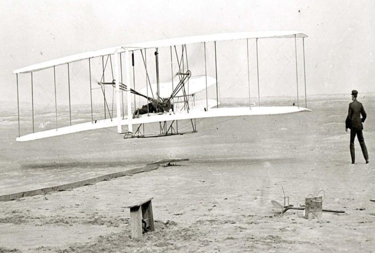 दुनिया का पहला यात्री विमान:जानें कब भरी थी उड़ान, किसने खरीदा था पहला ...