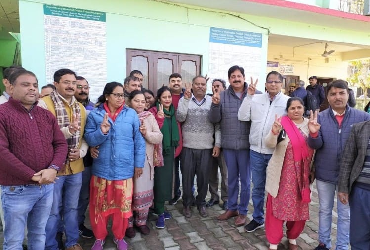 अविश्वास प्रस्ताव के बाद लॉटरी से फिर अशोक मेहरा बने नप सुजानपुर के ...