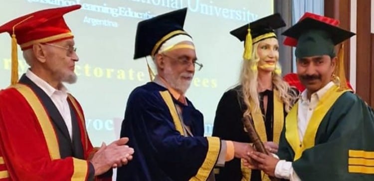 सुभाष राजपूत को बैंकाक में मिली डॉक्टरेट की उपाधि - Subhash Rajput ...