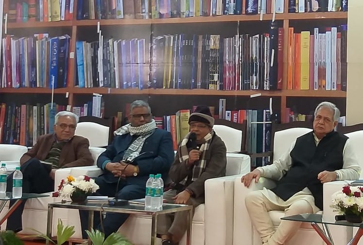 Manager Pandey Talks About Upendra Kumar Book Vayupurush - Amar Ujala ...