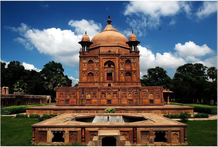 प्रयागराजः मुगलकालीन स्थापत्य कला का बेजोड़ नमूना है खुसरो बाग ...