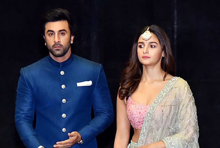 Bollywood Actress Alia Bhatt And Ranbir Kapoor Will Reveal First Photo ...