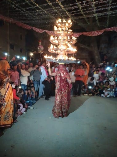 Charkula Dance - Mathura News - ब्रज की होली की शान मुखराई का चरकुला नृत्य