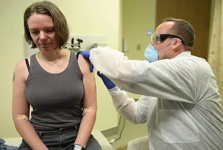 Coronavirus Vaccine First Woman In Human Covid-19 Vaccine Trials ...