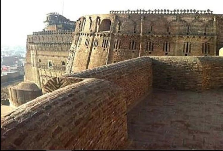 भारत का सबसे पुराना किला, कोई नहीं जानता किसने बनवाया - Oldest Fort Of ...