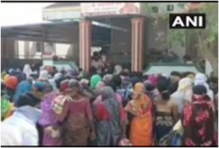 Maharashtra Bjp Mla Dadarao Keche In Wardha Violating Coronavirus Lockdown - Amar Ujala Hindi ...