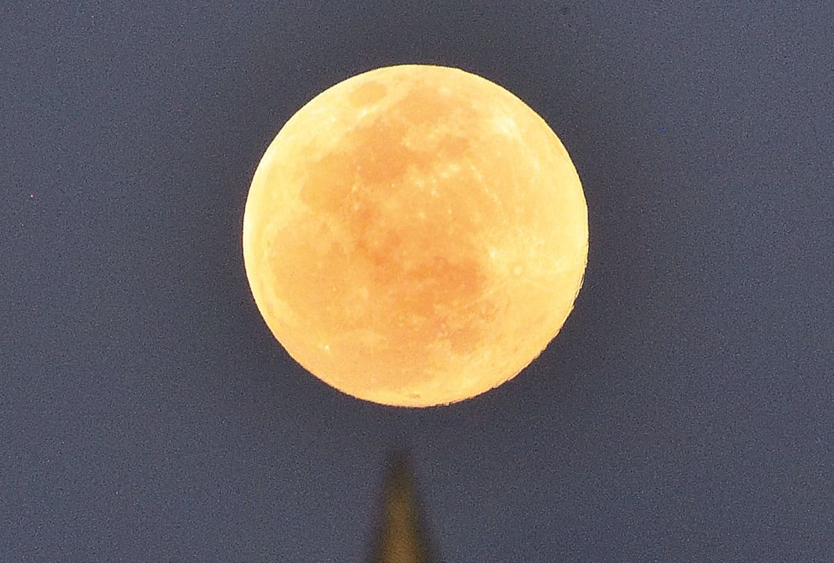 How To See Tuesday Pink Supermoon The Largest Full Moon Of 2020 Amar