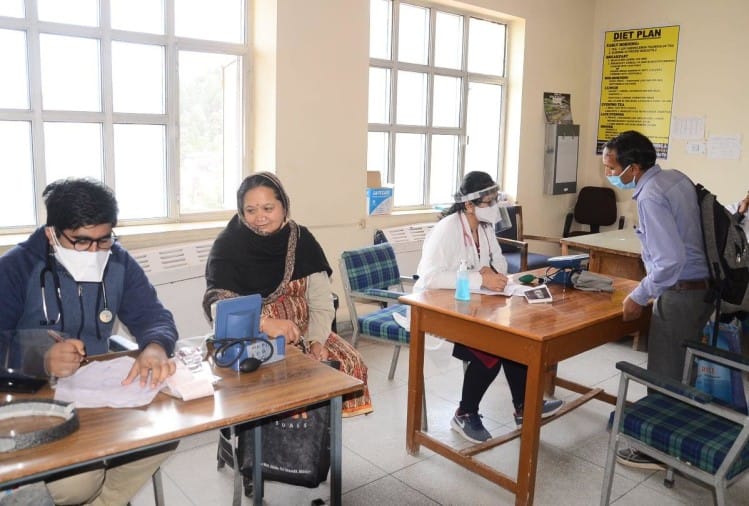 हिमाचल में खुले सरकारी दफ्तर, पशु औषधालय, आईजीएमसी की ओपीडी ...