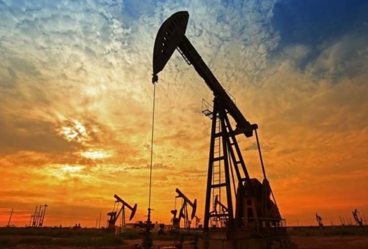 First Oil Well Was Dug Up In 1859 In World, History Of Mineral And ...