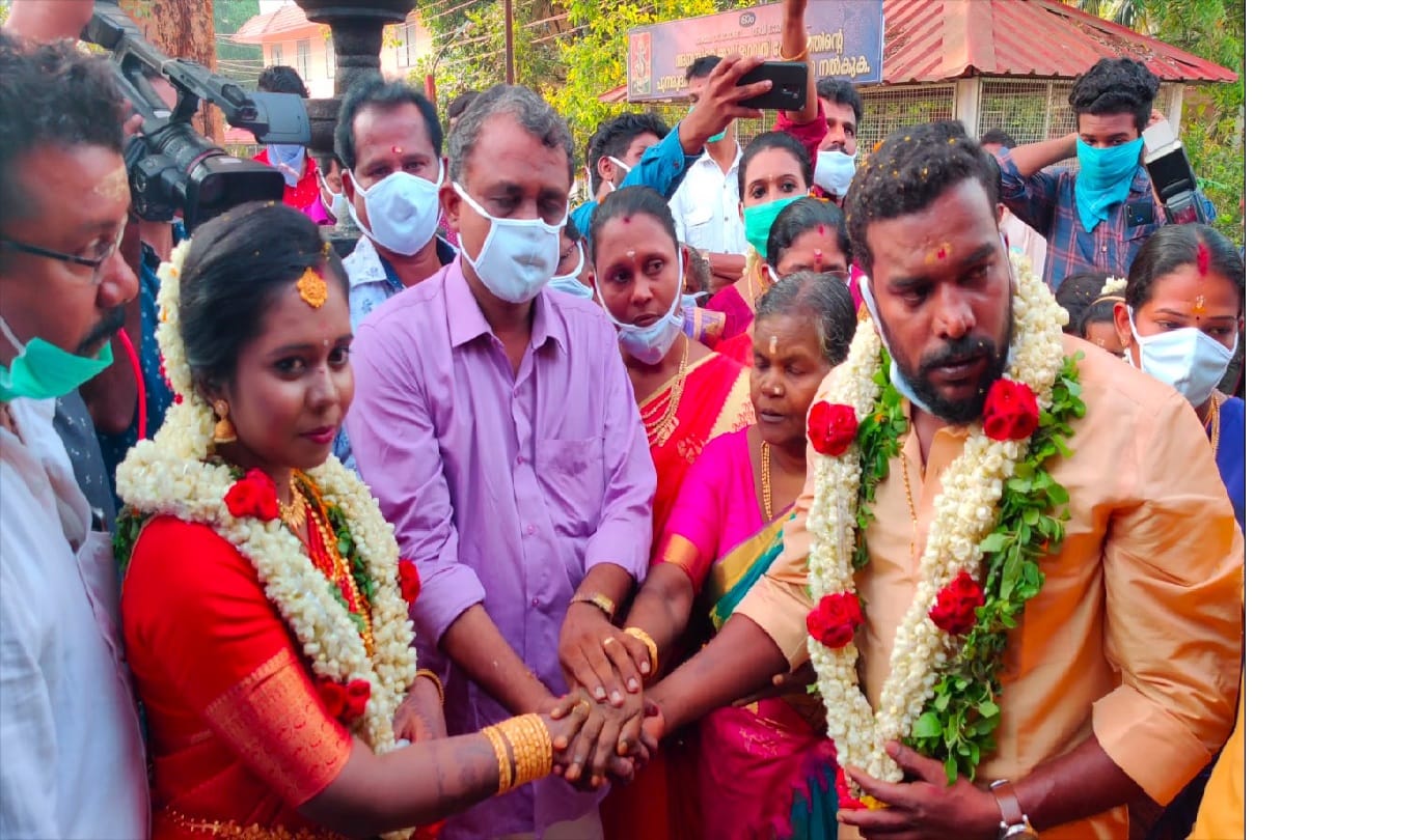 South Cinema Manikandan Actor Got Married With Girlfriend And Donate Cm ...