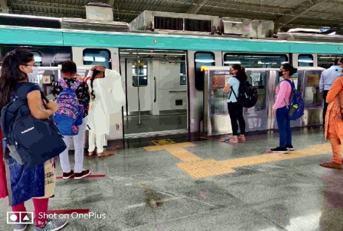 Noida Greater Noida Metro Offers Free Smart Card For Aqua Line From 26 ...