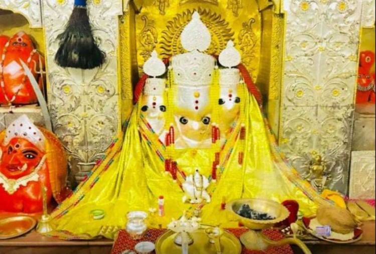 झांसी:श्रद्धालुओं के लिए फिर बंद हुए दतिया पीतांबरा पीठ के पट - Datia ...