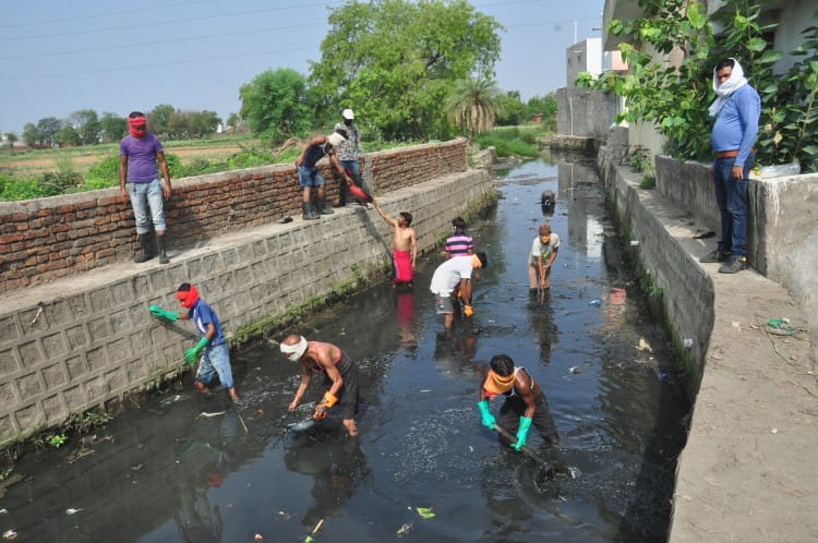 केकेपुरी नाले की दुर्दशा सुधारने में जुटा नगर निगम - Nagar Nigam Clean ...