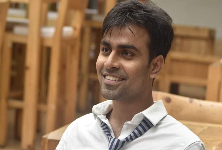 Iit Kharagpur Passout Jitendra Kumar Speaks To Pankaj Shukla On Journey ...