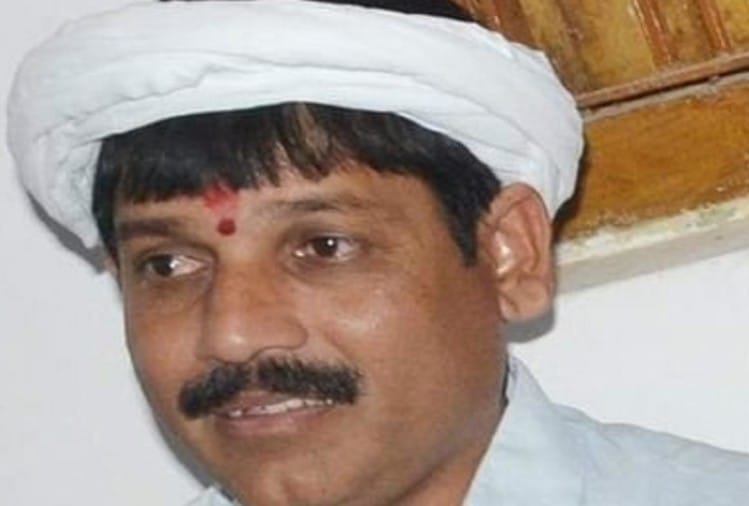 मध्यप्रदेश के कांग्रेस विधायक प्रद्युम्न सिंह लोधी भाजपा में हुए शामिल ...