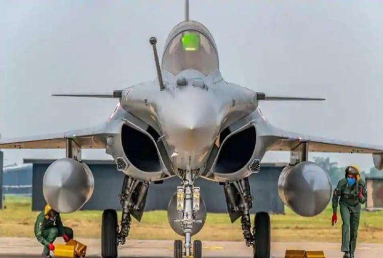 अब राफेल विमान उड़ाएगी देश की बेटी, चल रही है खास ट्रेनिंग, उड़ा चुकी ...