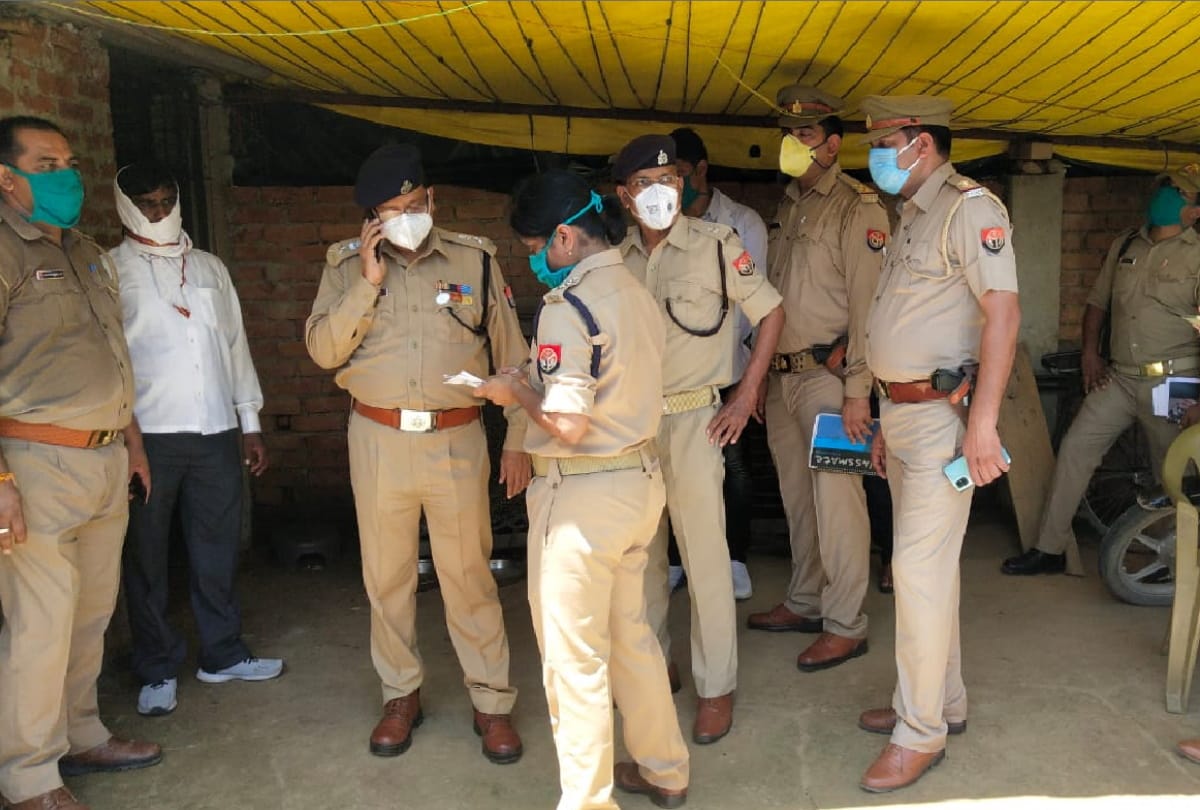 Gorakhpur Police Custody Two People For Double Murder Case Investigation - Amar Ujala Hindi News ...