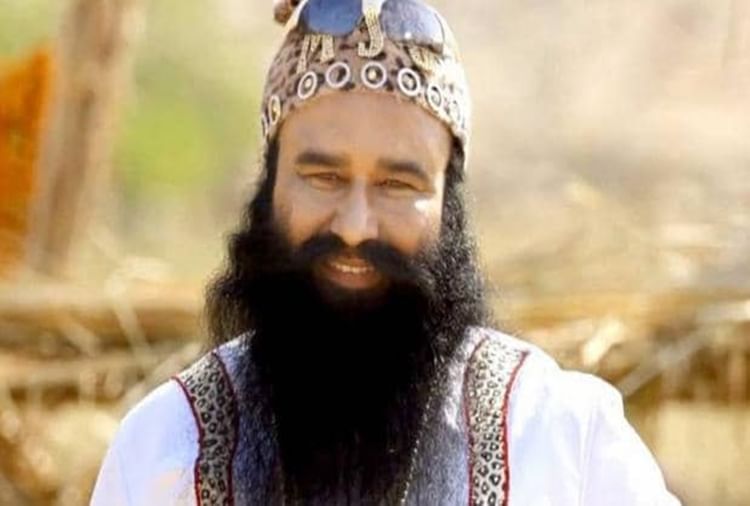 Ram Rahim:जेल से पैरोल पर बाहर आया गुरमीत राम रहीम, हनीप्रीत के साथ ...