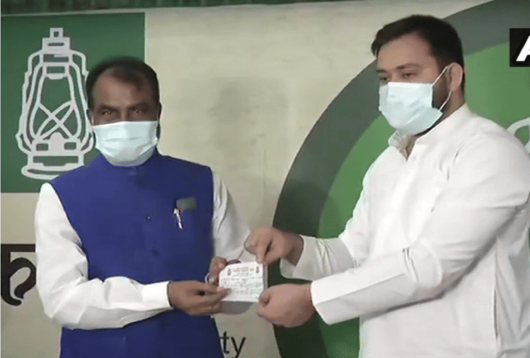 जदयू से निष्कासित श्याम रजक राजद में हुए शामिल, नीतीश कुमार पर साधा ...