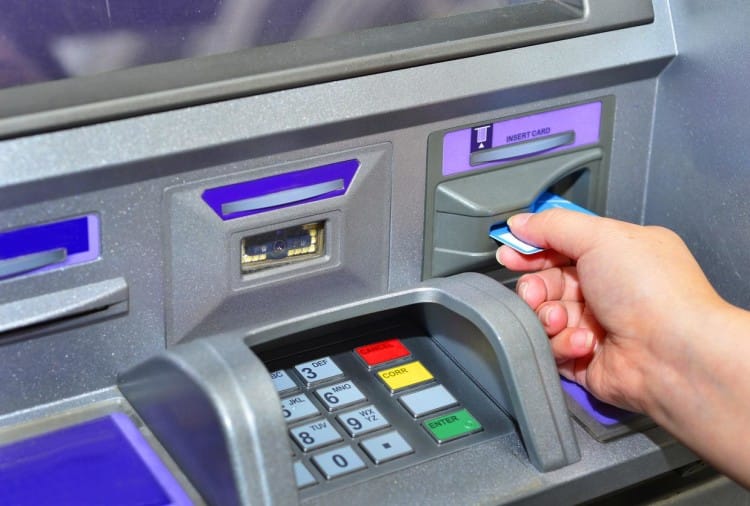 पांच दशक से एटीएम का इस्तेमाल, जानें शुरुआत से अब तक क्या-क्या आए बदलाव ...