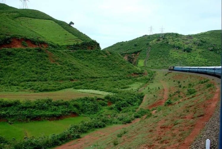 एडवेंचर के शौकीनों के लिए बेहद खास है ओडिशा की देवमली पहाड़ी, मन मोह ...