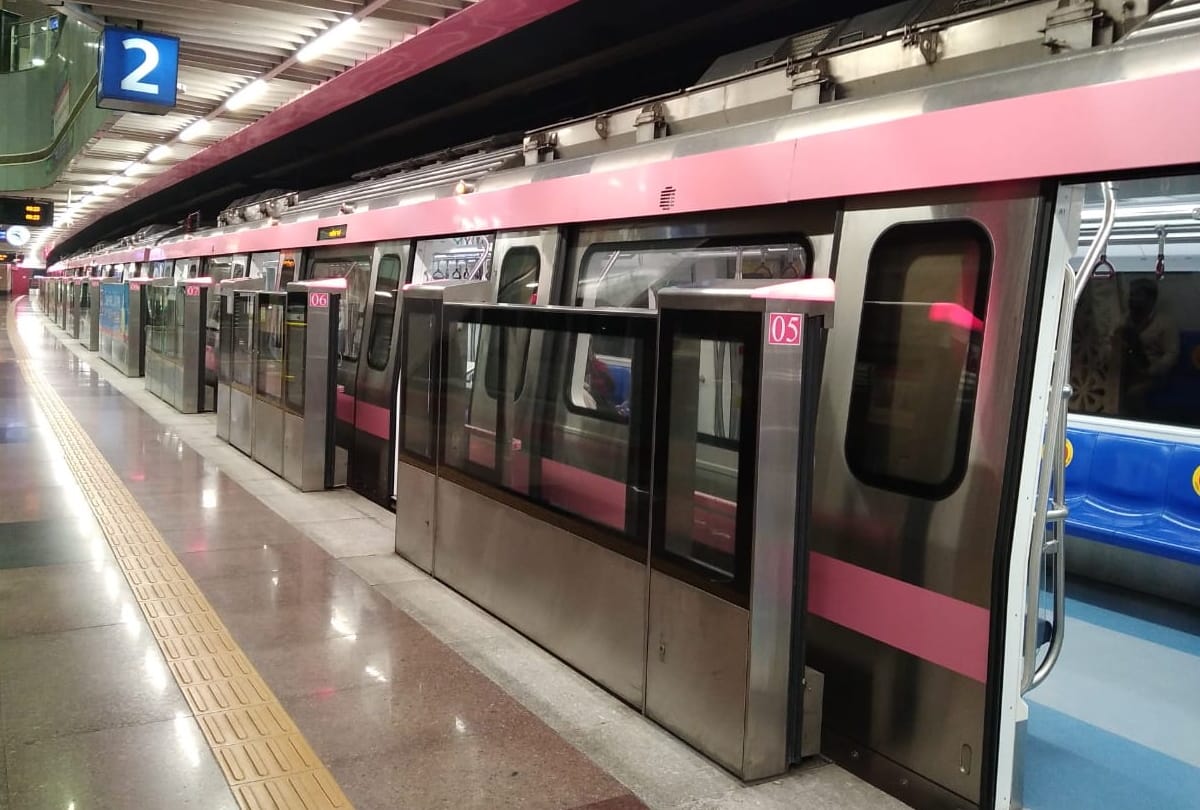 Platform Screen Doors To Be Installed At All Stations Of Delhi Metro ...