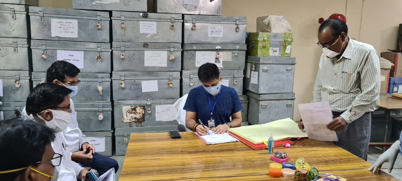 Amit Kumr Singh Took The Charge Of Dm Kaushambi - Kaushambi News - अमित ...