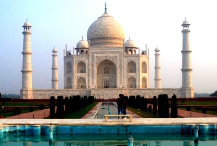 ताजमहल:सुनहरी किरणों से खिल उठा संगमरमरी हुस्न, 40 साल पहले जैसा दिखा ...